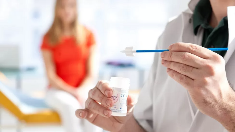 Smear Test On Your Period? Key Facts & Tips | fluxies